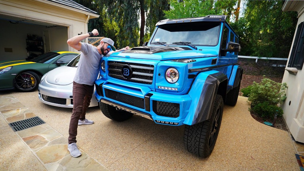 Salomondrín: el impresionante y curioso garaje del youtuber Alejandro ...